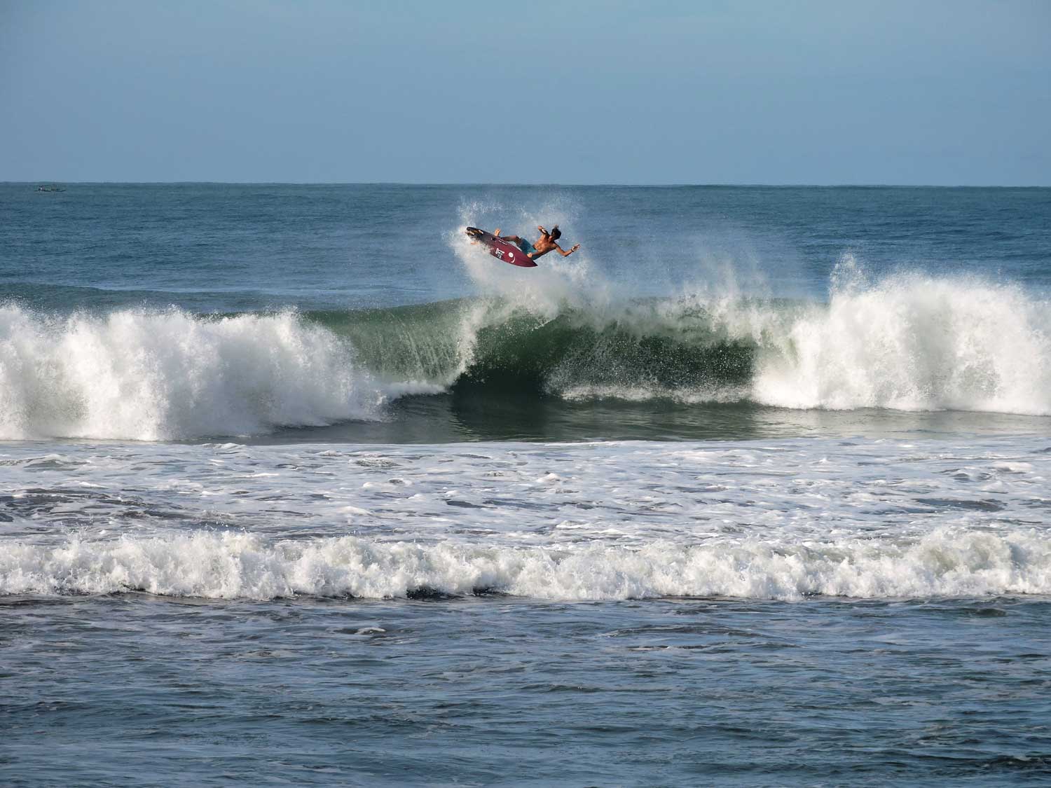 Waves - Sumatra Surf Resort